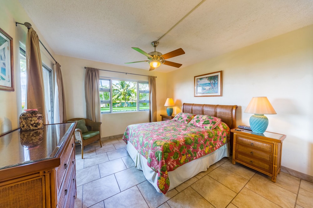 Gorgeous Oceanfront Condo Steps From The Beach, Air Conditioned, Free ...