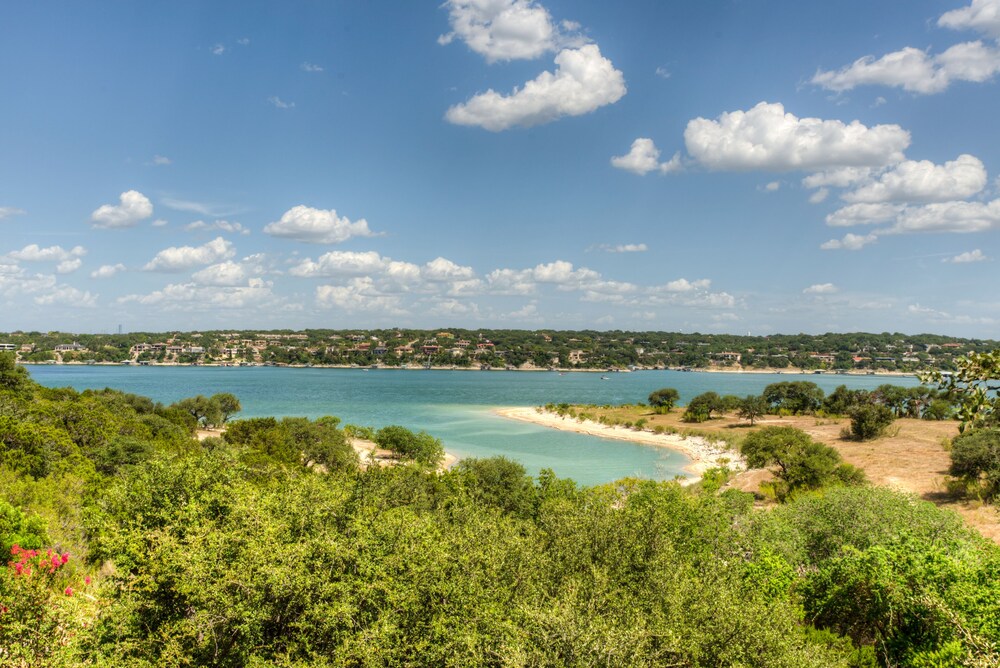 Stunning Lake Travis Beach House, Sleeps 12! Deals & Reviews (Austin ...