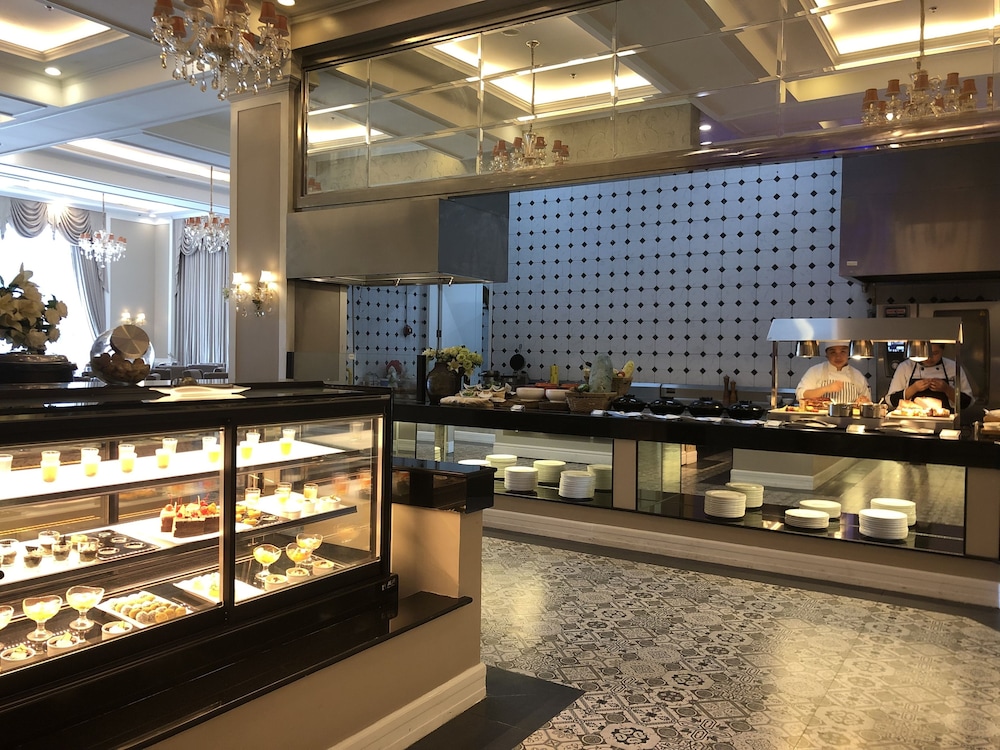 Rizal Park Hotel in Manila | Best Rates & Deals on Orbitz