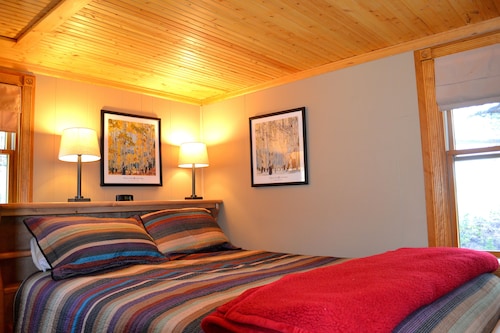 Cozy Estes Park Cabin With Extraordinary Views; Steps From Rmnp - Estes Park, CO