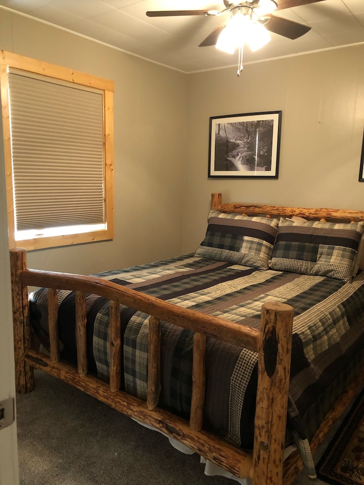 Cozy Creekside Cottage - Valley County | Vrbo