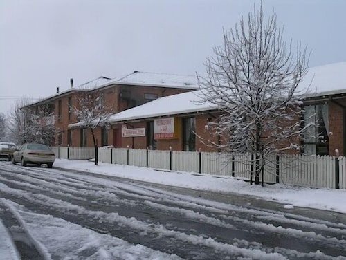 Snow Gate Motel and Apartments: Deals & Reviews (Berridale, AUS) | Wotif