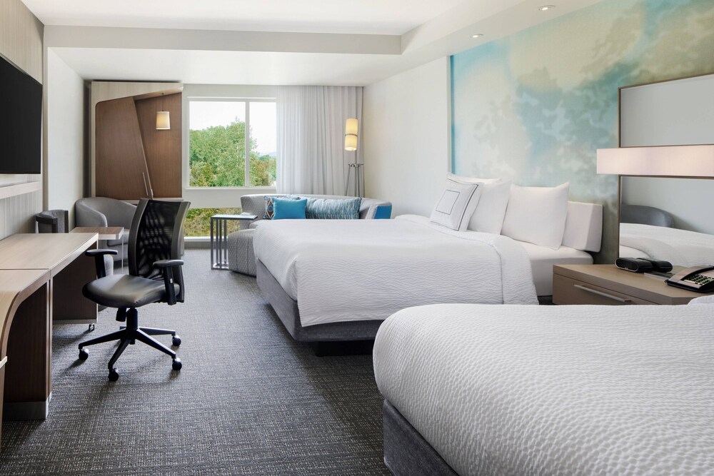 Courtyard by Marriott Wayne Fairfield in Wayne | Best Rates & Deals on ...