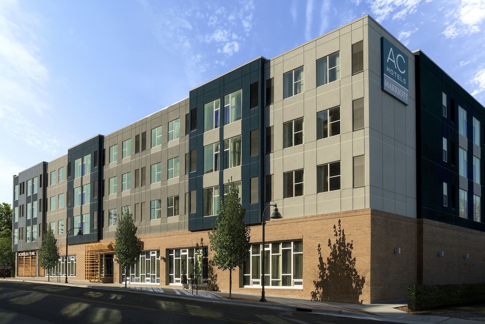 AC Hotel by Marriott Chapel Hill Downtown in Raleigh | Best Rates ...
