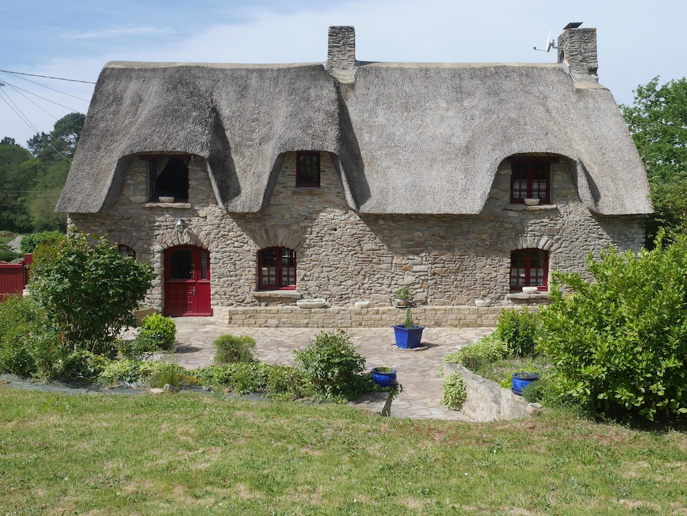 Traditional breton cottage near beach in huge fenced park for total ...