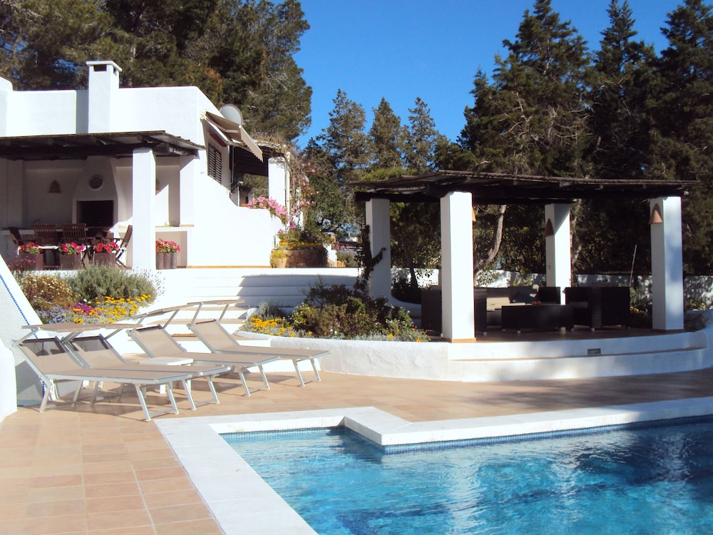 Comfortable Family Villa for 6, large pool Can Bosc - Sant Josep de sa ...