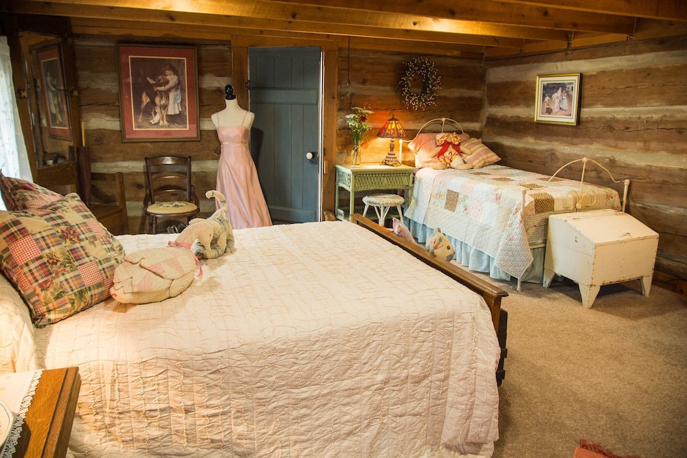 Sleep In A Bit Of History. Welcome To An 1860 Log Cabin And Idle Hour ...