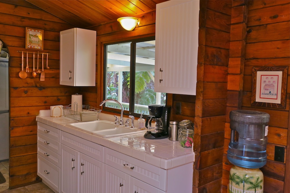 SEEN ON HGTV -SEE the VOLCANO GLOW in 2023 @ Hale Sweet Hale- HOT TUB ...