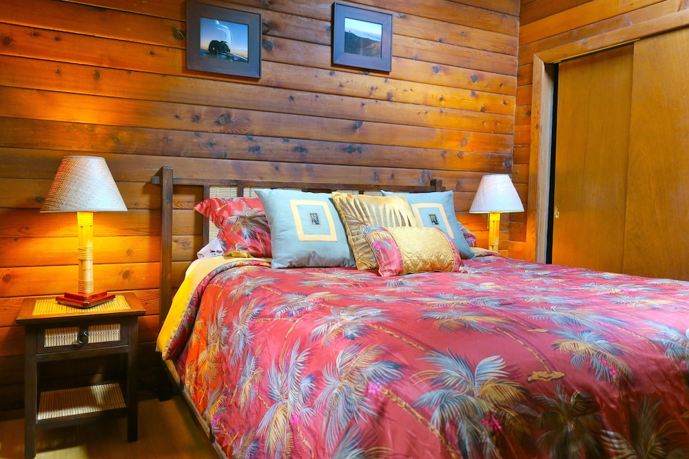 SEEN ON HGTV -SEE the VOLCANO GLOW in 2023 @ Hale Sweet Hale- HOT TUB ...