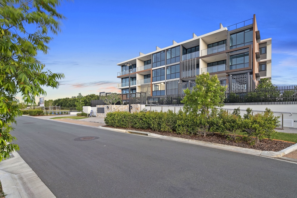 The Peninsula at Hope Island in Gold Coast | Best Rates & Deals on Orbitz