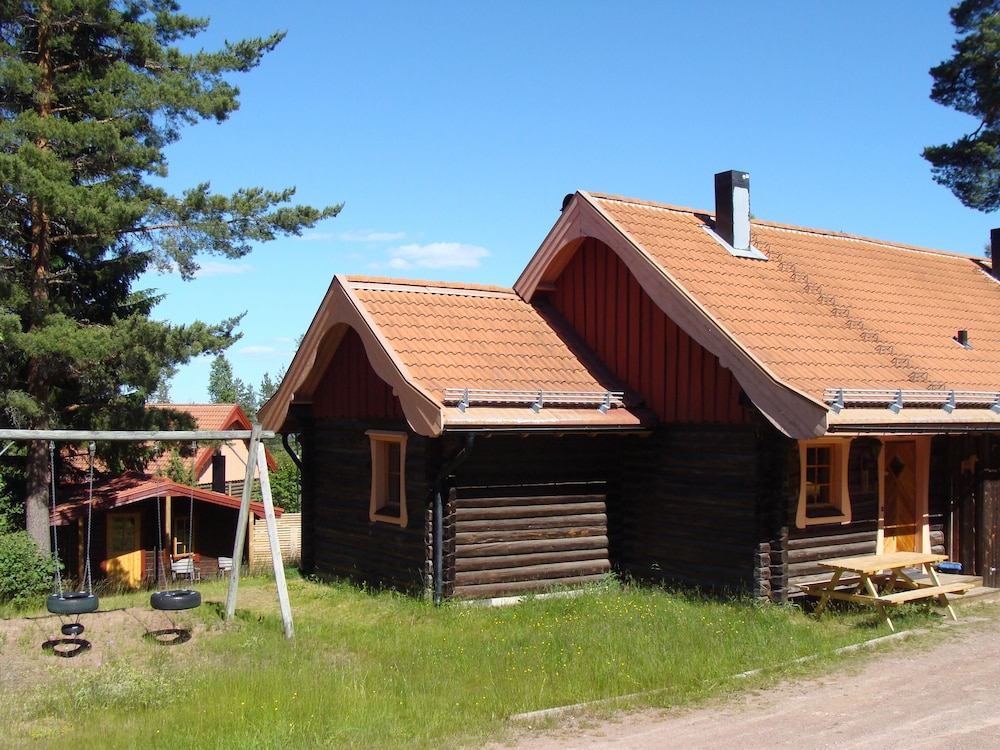 A fabulous log house at the foot of Gesundaberget and Santa Claus ...