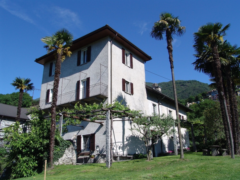 A green oasis in the middle of the popular resort of Tenero on Lake ...