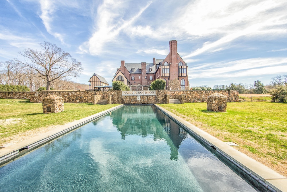 Dover Hall: Deals & Reviews (Manakin-Sabot, USA) | Wotif