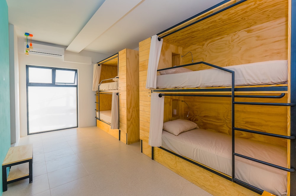 Nomads Hotel, Hostel & Rooftop Pool, Cancun: $85 Room Prices & Reviews ...