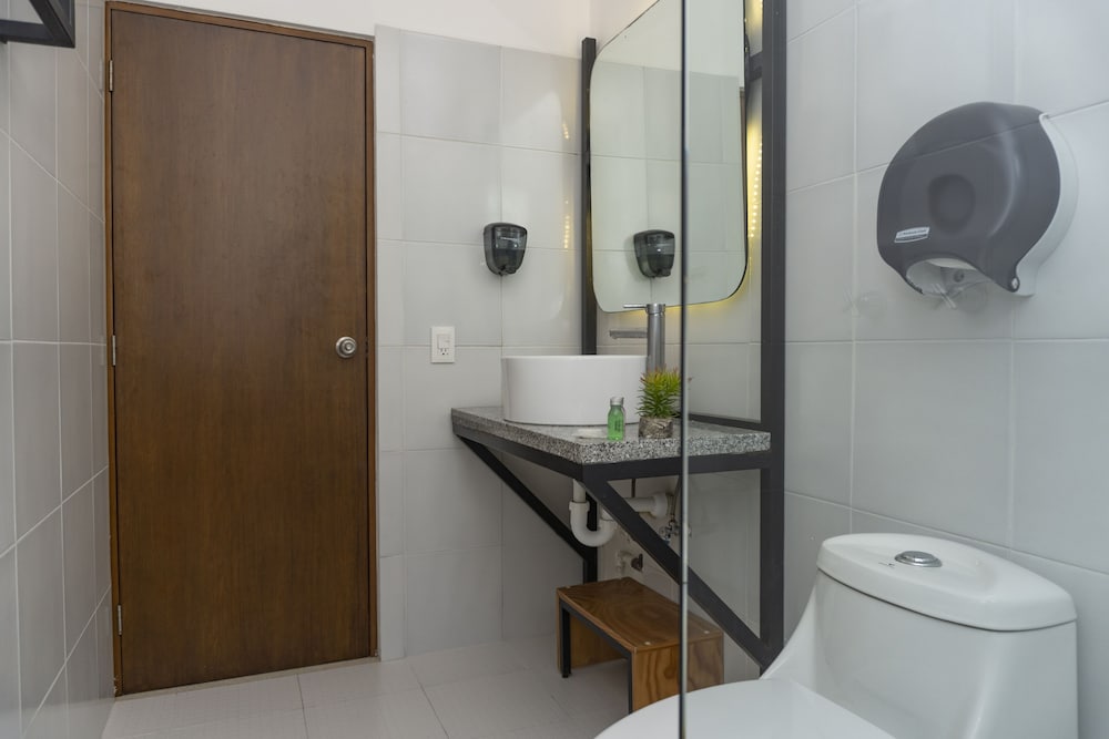 Nomads Hotel, Hostel & Rooftop Pool: AU$91 Deals & Reviews (Cancun, MEX ...