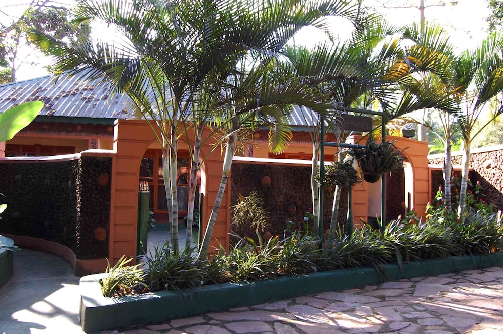 Country Lake Resort - Garuga, Entebbe: $82 Room Prices & Reviews ...