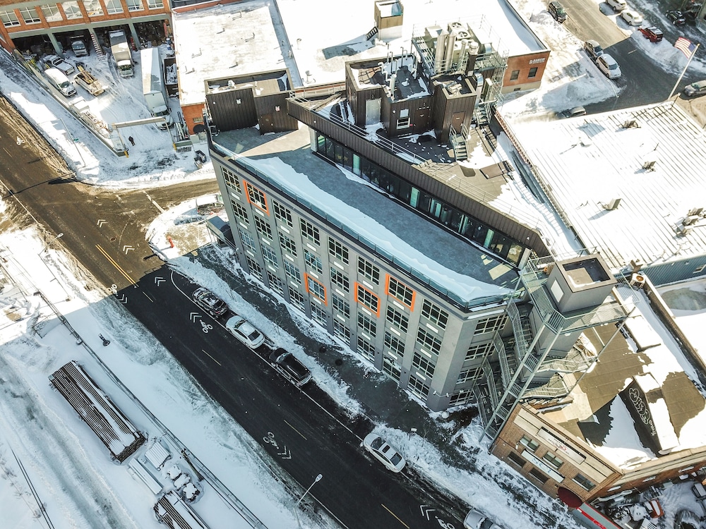 Feather Factory: AU$278 Deals & Reviews (New York, USA) | Wotif