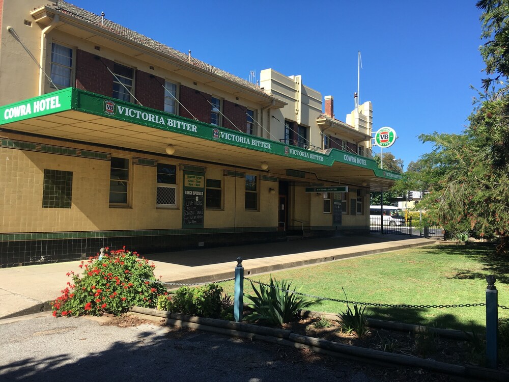 Cowra Hotel, Australia | Australian Accommodation
