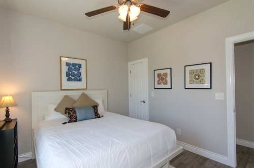 Private | Peaceful Retreat | Pool - Georgetown, TX