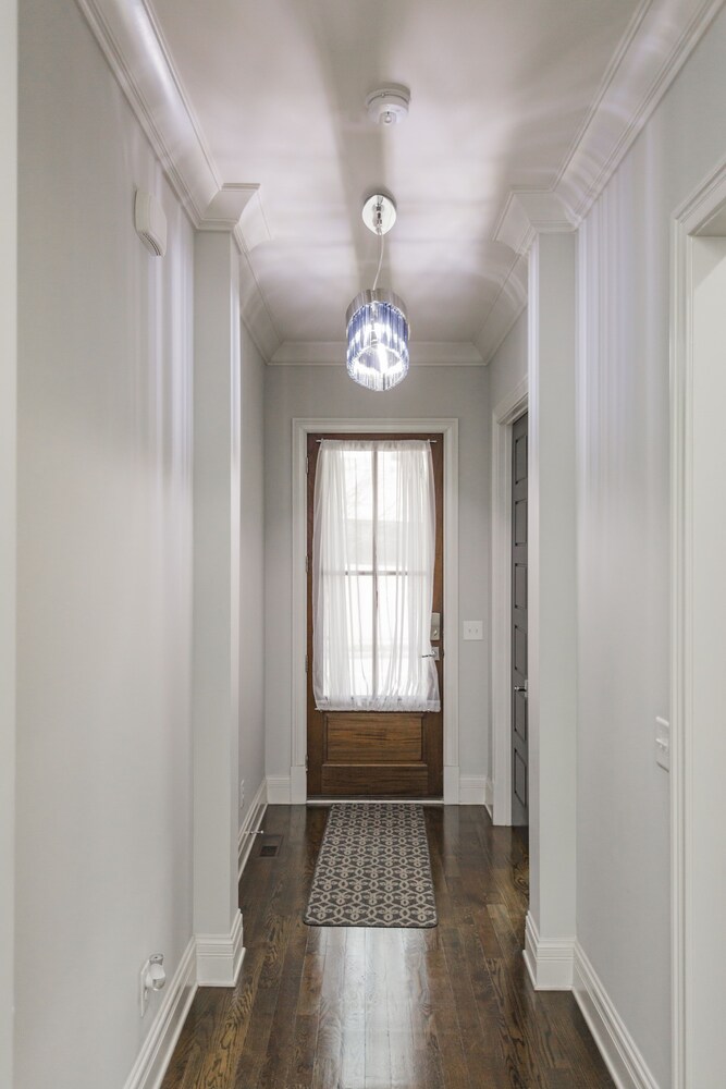 FREE NIGHT DEAL! DOWNTOWN 1MI TO BROADWAY! #2 of 6 HOMES! Rooftop Deck BY VANDY! - Nashville | Vrbo