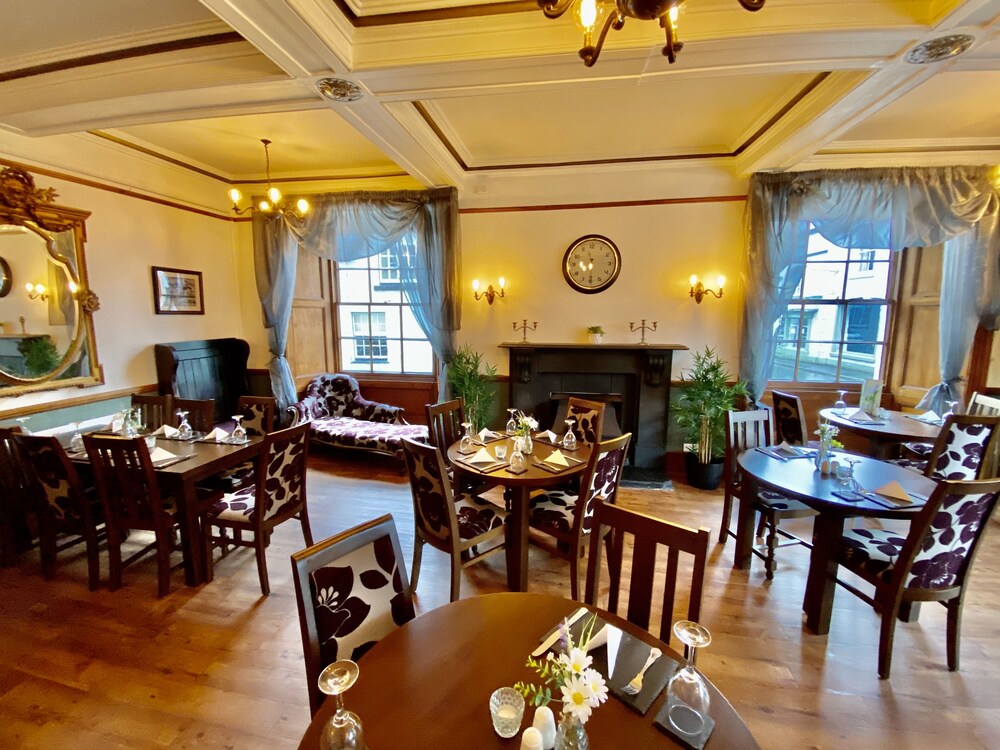 The Hand Hotel in Llangollen | Best Rates & Deals on Orbitz