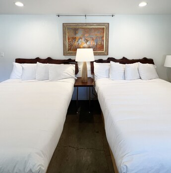 The Astro, Santa Rosa: $139 Room Prices & Reviews | Travelocity