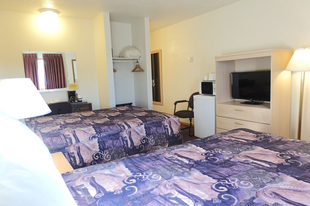 Armada Inn Motel in Unity | Best Rates & Deals on Orbitz