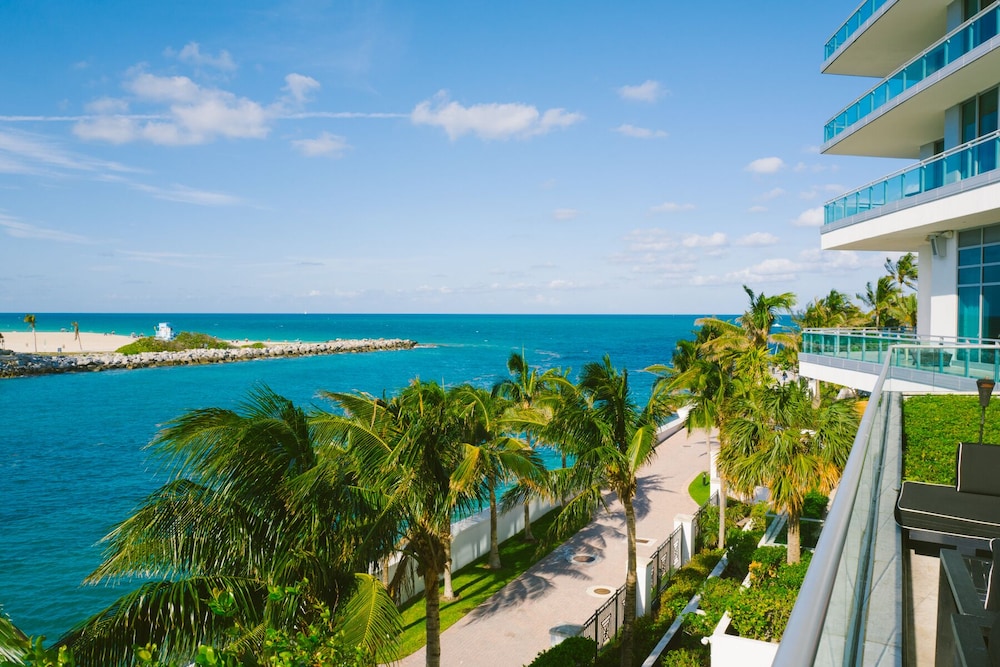 Spectacular Private Studio at 5 Star Hotel Bal Harbour Miami Beach- 2 ...