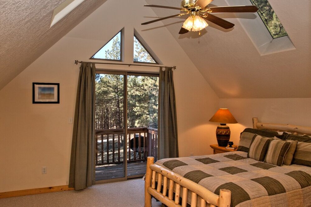 Angel Fire Chalet Nestled in the Pines, convenient to Ski and Golf w ...