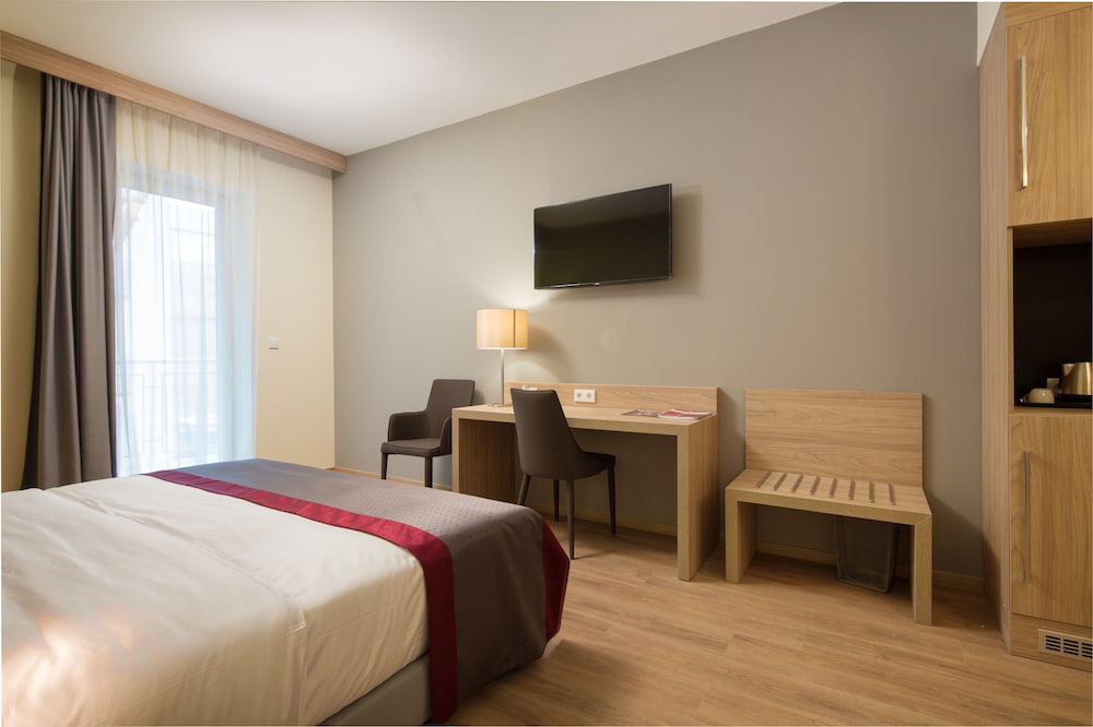 Akeah Verdi Budapest: AU$79 Deals & Reviews (Budapest, HUN) | Wotif