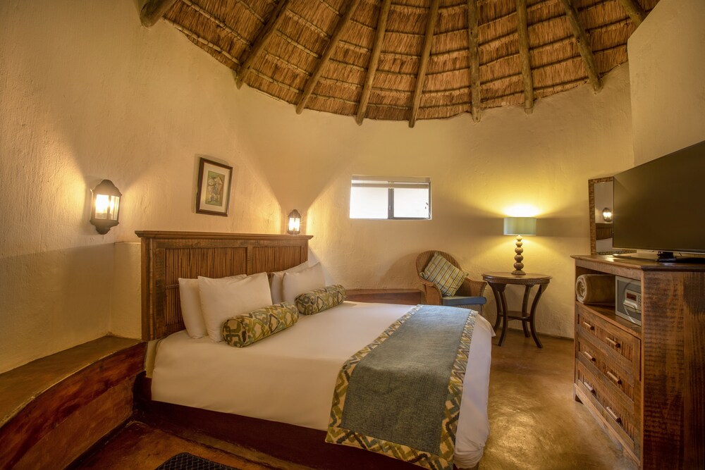 Bush Bungalows at Sun City Resort, Moses Kotane: Room Prices & Reviews ...