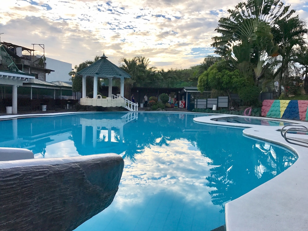 V Resort Dasma in Dasmarinas | Best Rates & Deals on Orbitz