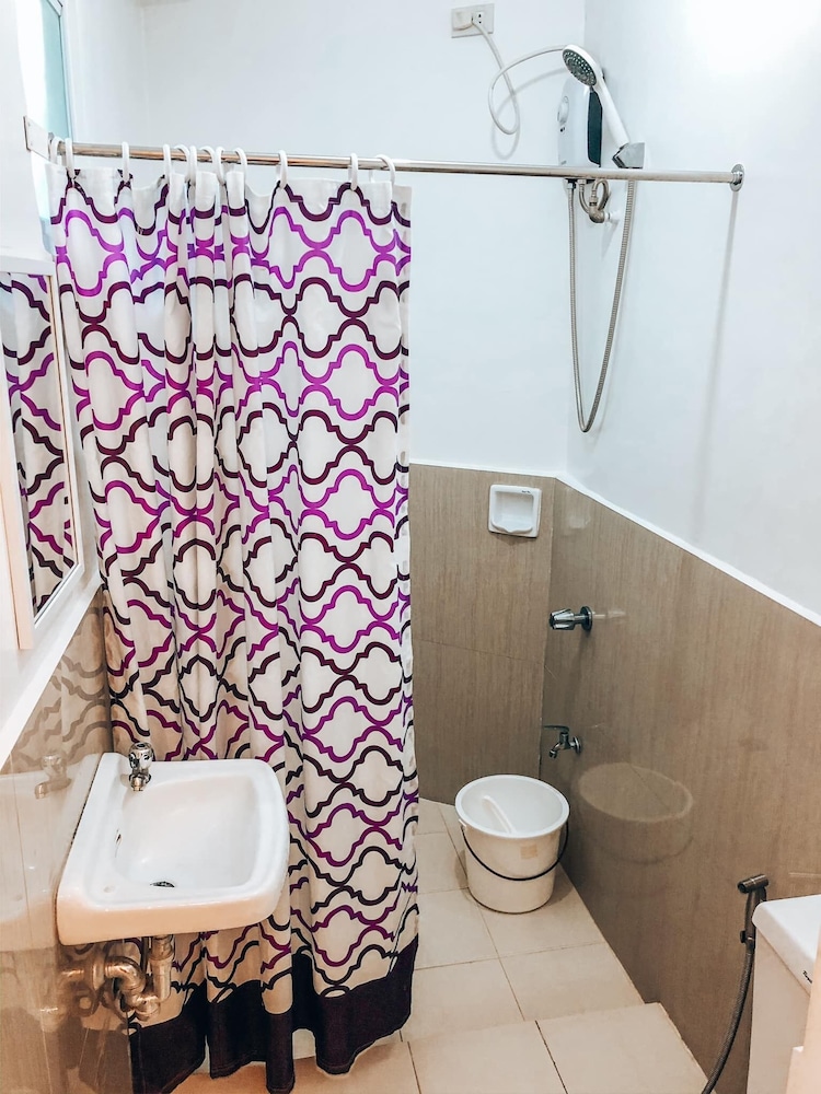 V Resort Dasma in Dasmarinas | Best Rates & Deals on Orbitz