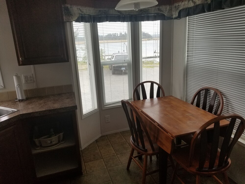 Paradise Cove RV Resort & Marina: Deals & Reviews (Rockaway Beach, USA ...