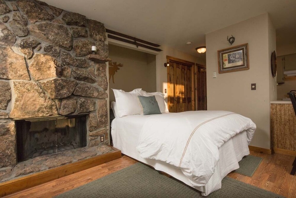 JHRL - Slopeside Sleeping Indian East #7 Studio - Teton Village | Vrbo