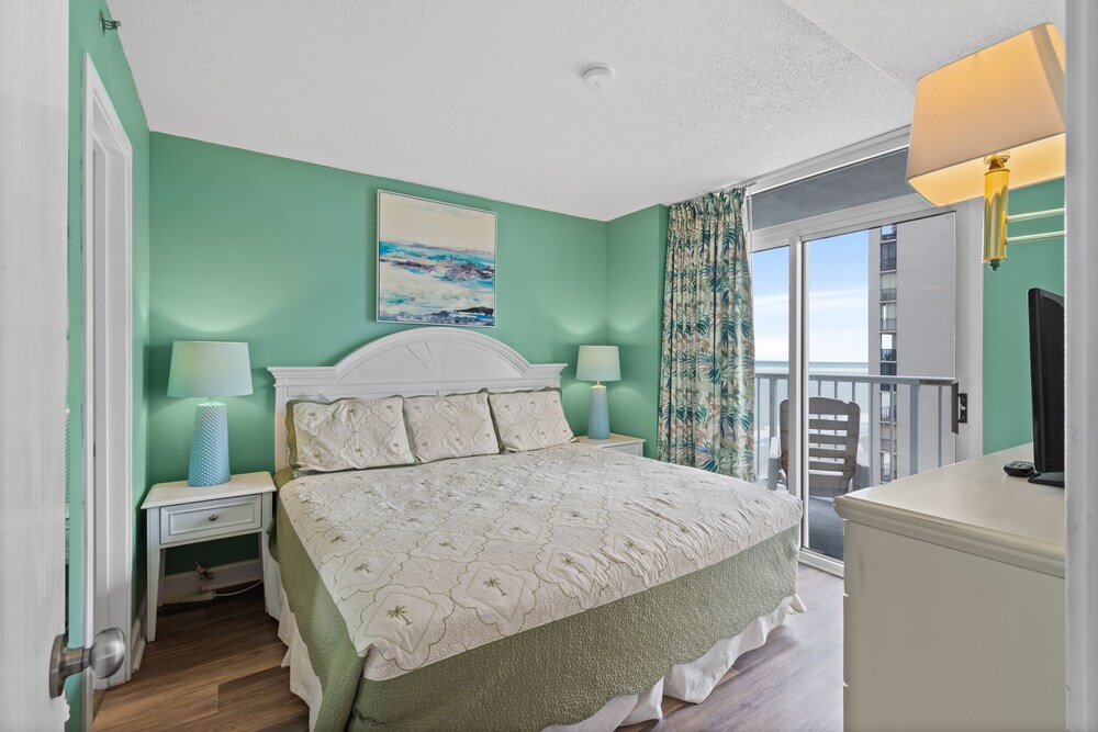 Ocean view condo in the fantastic Seawatch Resort + Free Attraction ...