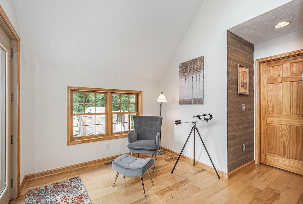 Moon Tower | Lake Views + Hot Tub & Game Room! - McHenry | Vrbo