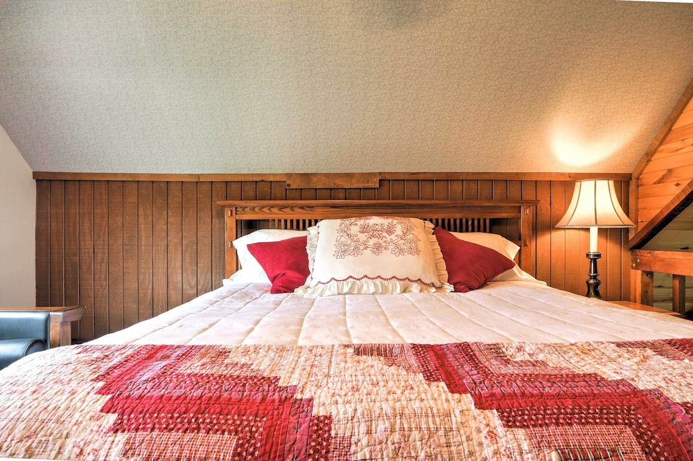 On Farm: Rustic Carmine Log Cabin w/ Porch! - Washington County | Vrbo