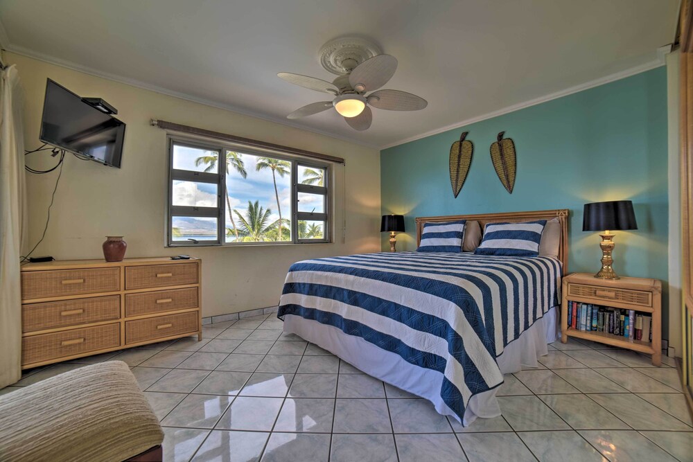 Beachfront Kihei Sanctuary w/ Lanai & Ocean Views! - Kihei | Vrbo