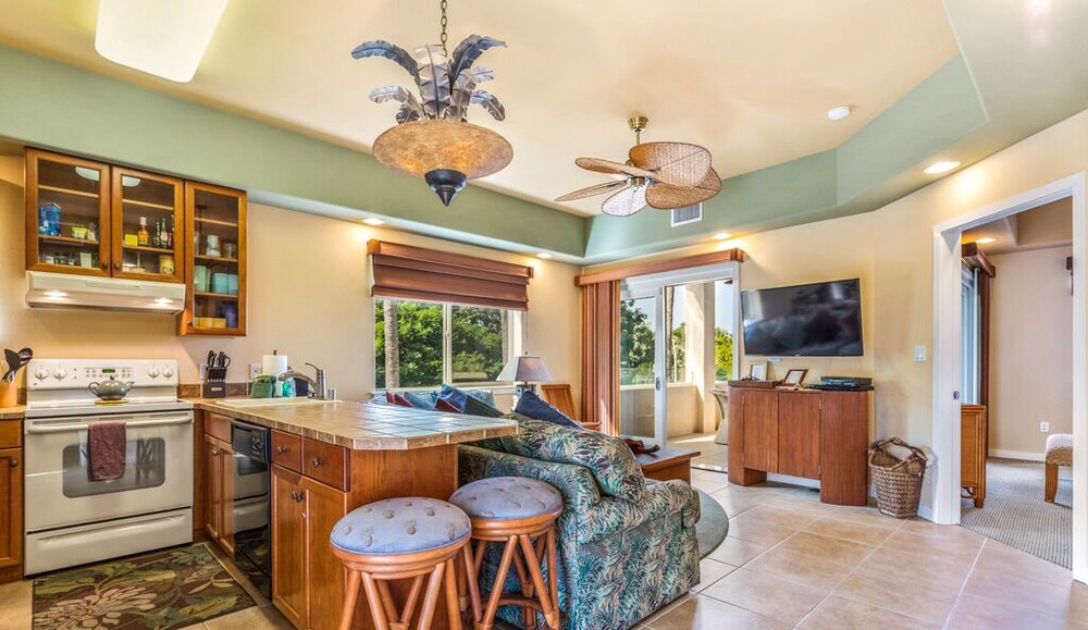 Aloha Condos, Beach Villas at Kahaluu, Villa 1-201, Beach View, AC ...
