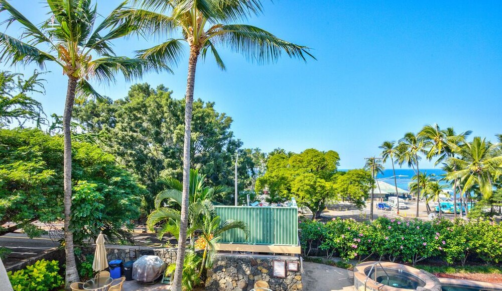 Aloha Condos, Beach Villas at Kahaluu, Villa 1-201, Beach View, AC ...