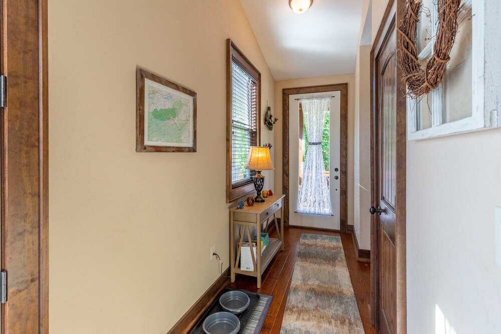 Berry Patch - Modern Townhome in Small Resort Community with Pool ...