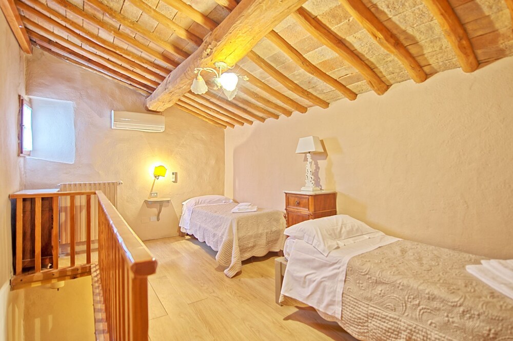 Montegufoni 1b - Apartment with swimming pool Reviews, Deals & Photos ...