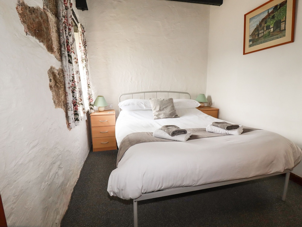 BADGERS SETT, family friendly, country holiday cottage in Lanivet ...