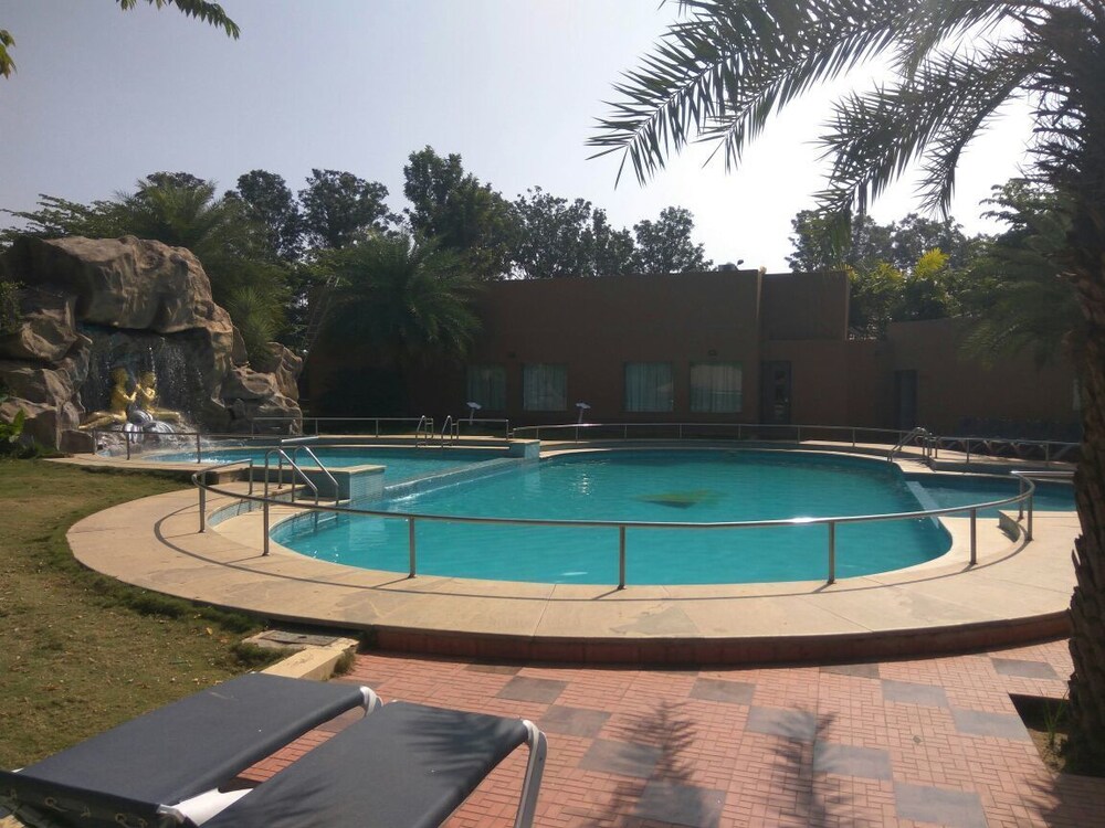 Golden Amoon Resort: AU$105 Deals & Reviews (Kolar, IND) | Wotif