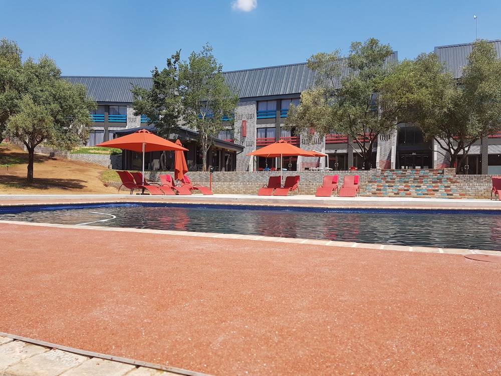 26 Degrees South Bush Boho Hotel Deals & Reviews (Johannesburg ...