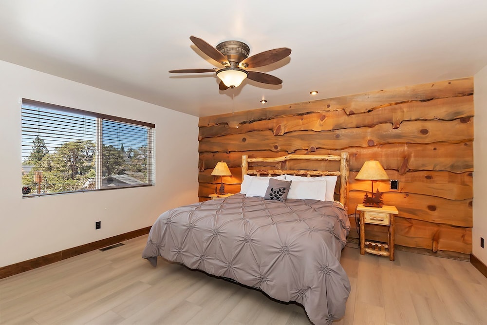 Howling Wolf Lodge by Destination Big Bear : Luxury! Views of Bear ...