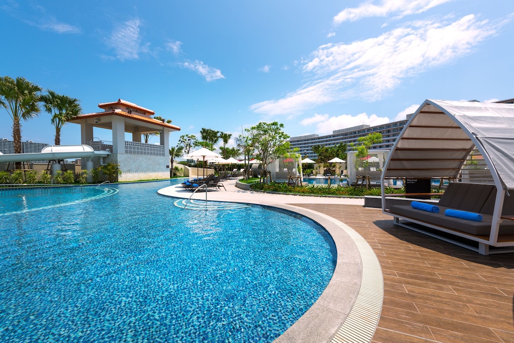 DoubleTree by Hilton Okinawa Chatan Resort in Okinawa Island | Best ...
