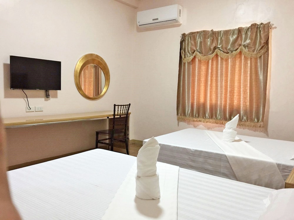 Meaco Royal Hotel - Lipa, Lipa: $22 Room Prices & Reviews | Travelocity