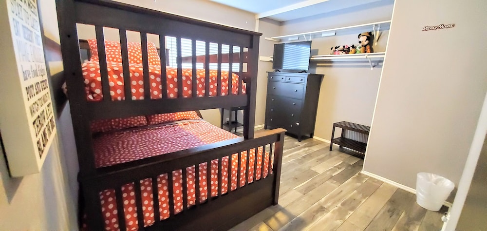 Magic Mouse Vacation Rentals #3 ~ Entire Condo Next to Disneyland ...